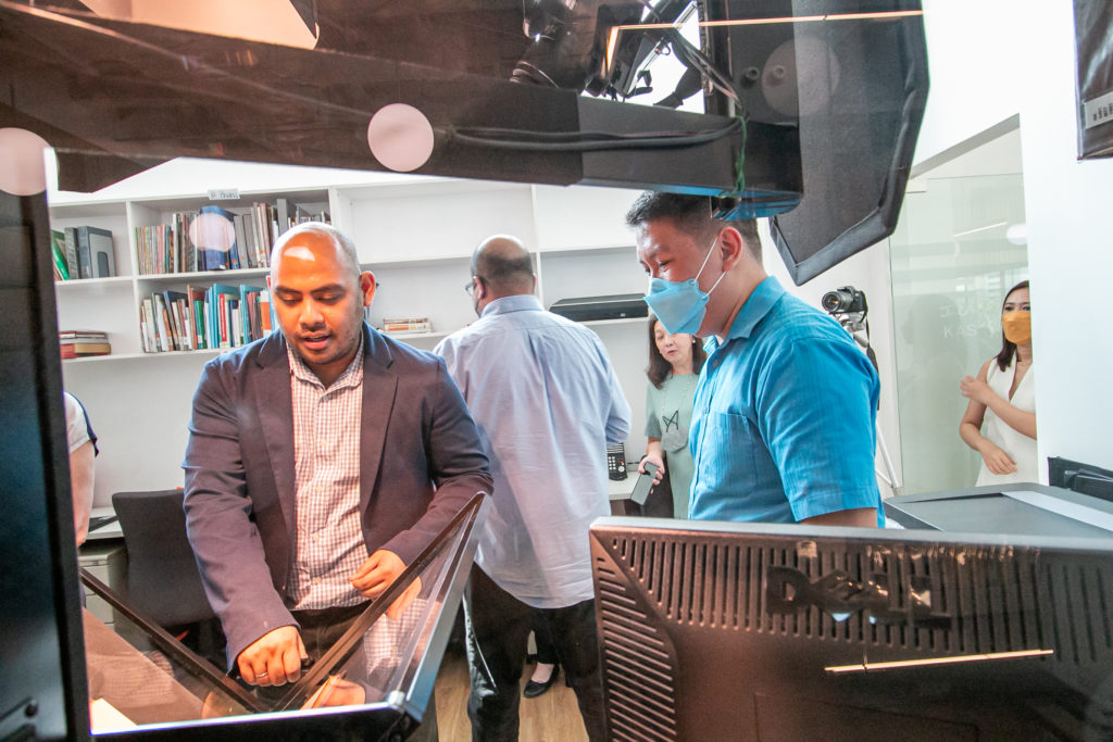 Filipinas Heritage Library | Ayala Foundation Unveils New Book Scanner ...